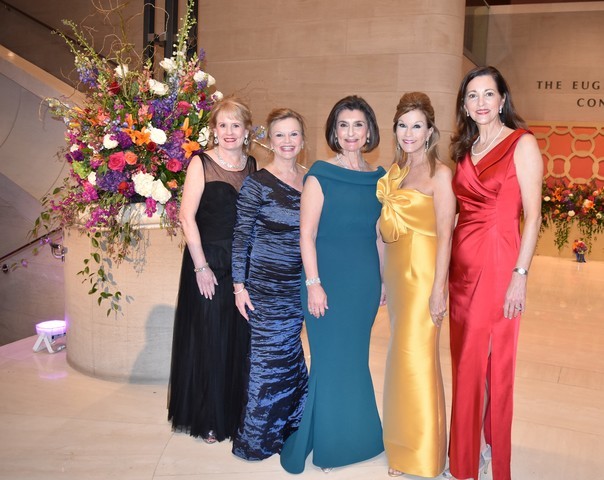 Dallas Symphony Orchestra League Introduces Debutantes at 33rd Annual ...